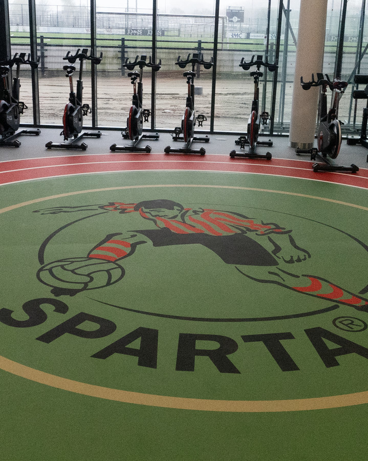 Zo ziet het nieuwe trainingscomplex van Sparta er van binnen uit | Foto ...