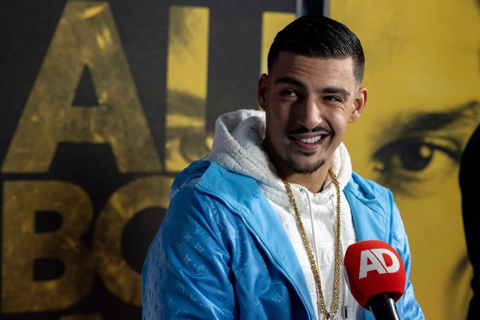 Boef scoort vierde nummer 1-album in vijf jaar en kondigt 'grootste ...