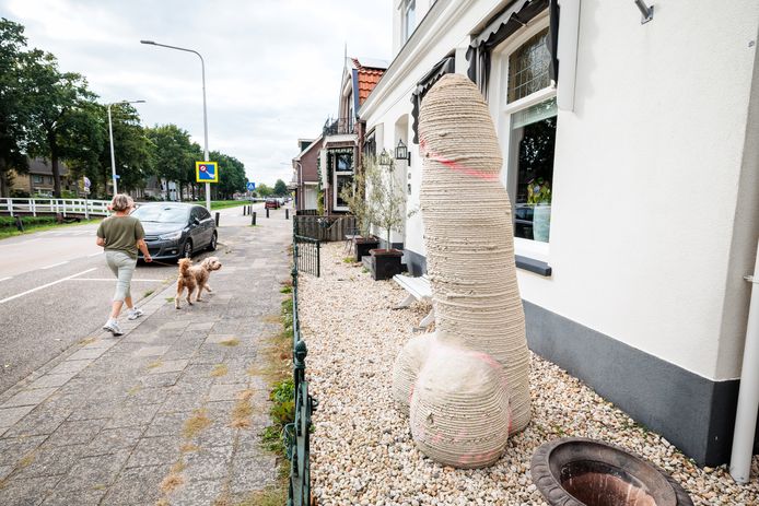 Ophef rond betonnen megapiemel van Willie: ‘Hij staat geweldig ...