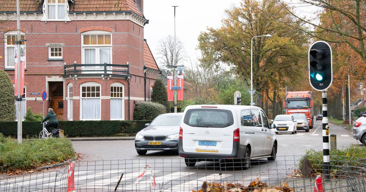 Chaos op kruising in Markelo als alle verkeerslichten tegelijk op groen springen: ‘Hadden doden ...
