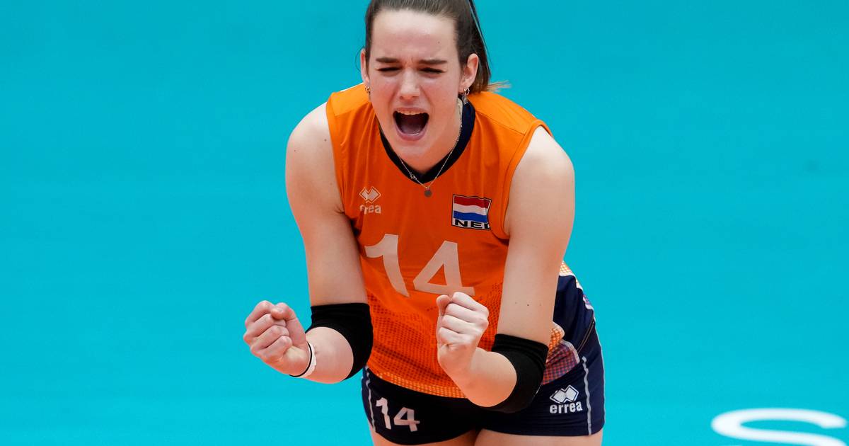 Deventer volleybalster Nicole van de Vosse zet eerste stap over de ...