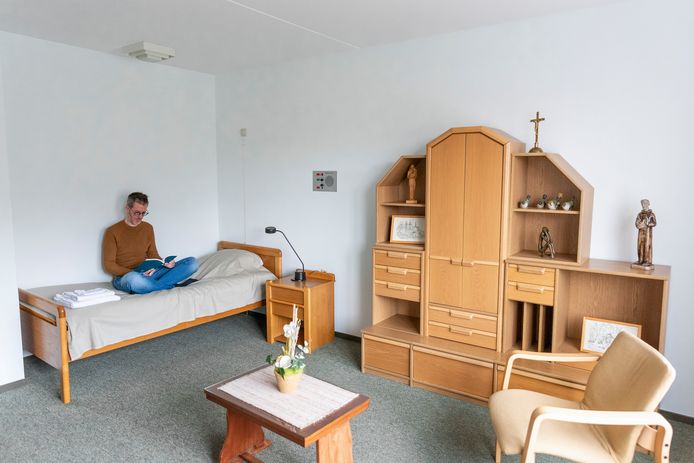 Even helemaal tot rust komen bij de broeders in Huijbergen: ‘Feestjes ...