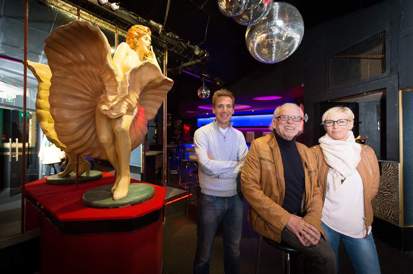 1 JAAR NA CORONA: Discotheek Willy’s Moustache zag jubileum in water ...