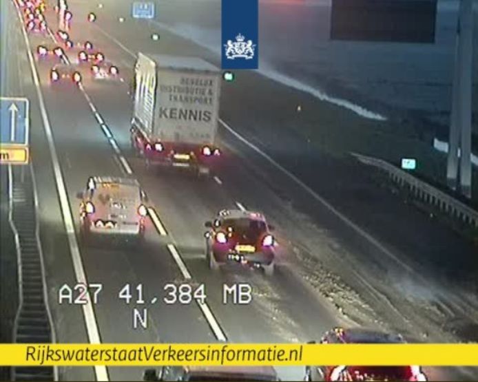 Zetmeel op A27 bij Noordeloos zorgt voor vertraging richting Utrecht | Rivierenland | AD.nl