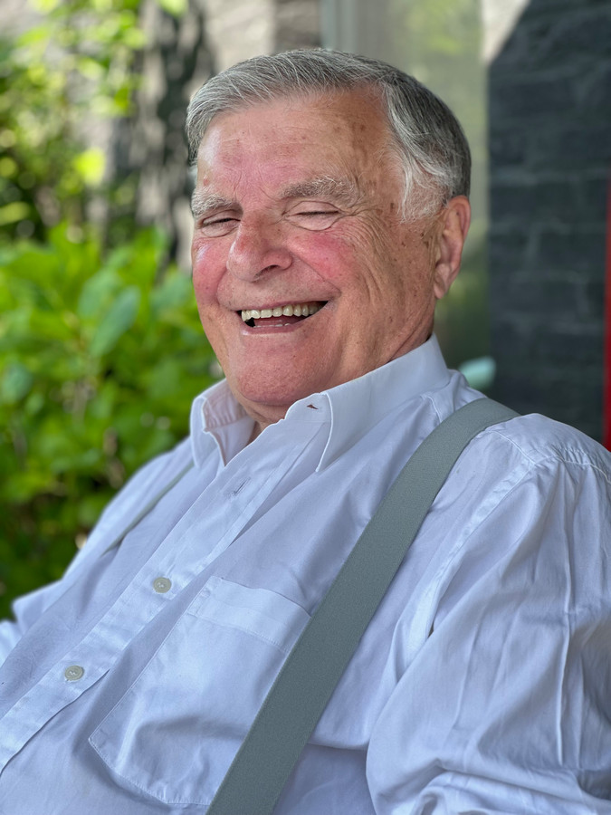 LEVENSVERHAAL. Afscheid van Staf De Lie (88), journalist, politicus én ...