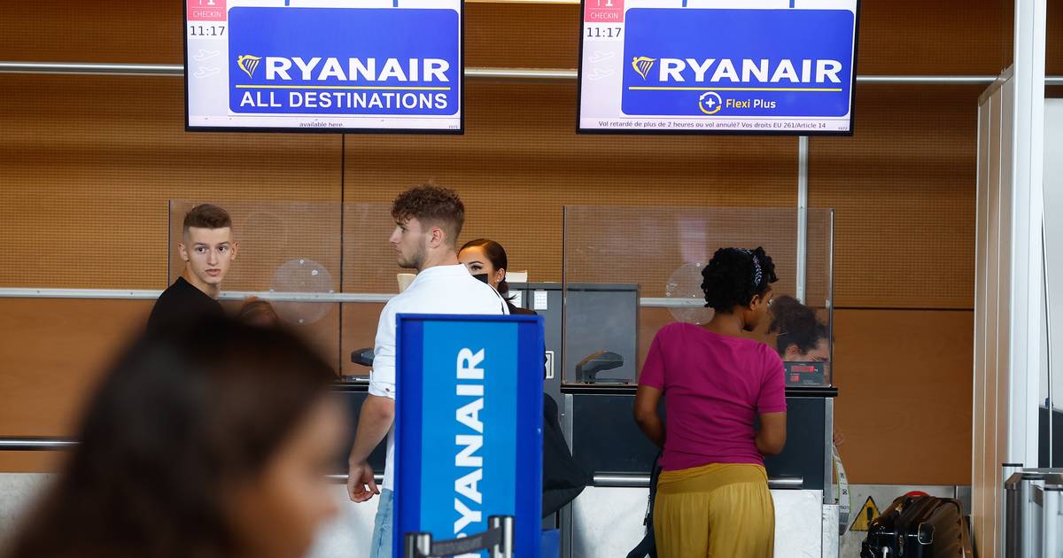Cabinepersoneel Ryanair in België staakt vijf dagen in kerstvakantie ...