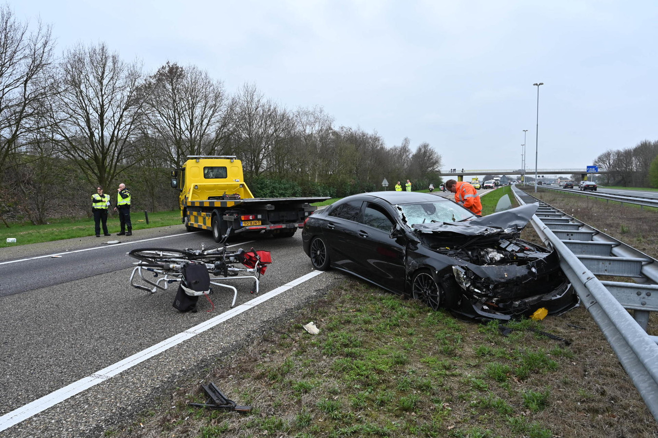 Ongeluk met meerdere voertuigen: A58 van Breda naar Tilburg weer open | Foto | bd.nl
