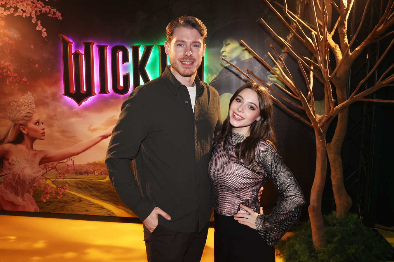 IN BEELD. Nieuw showbizzkoppel Ianthe en Joren maakt rode loper-debuut ...