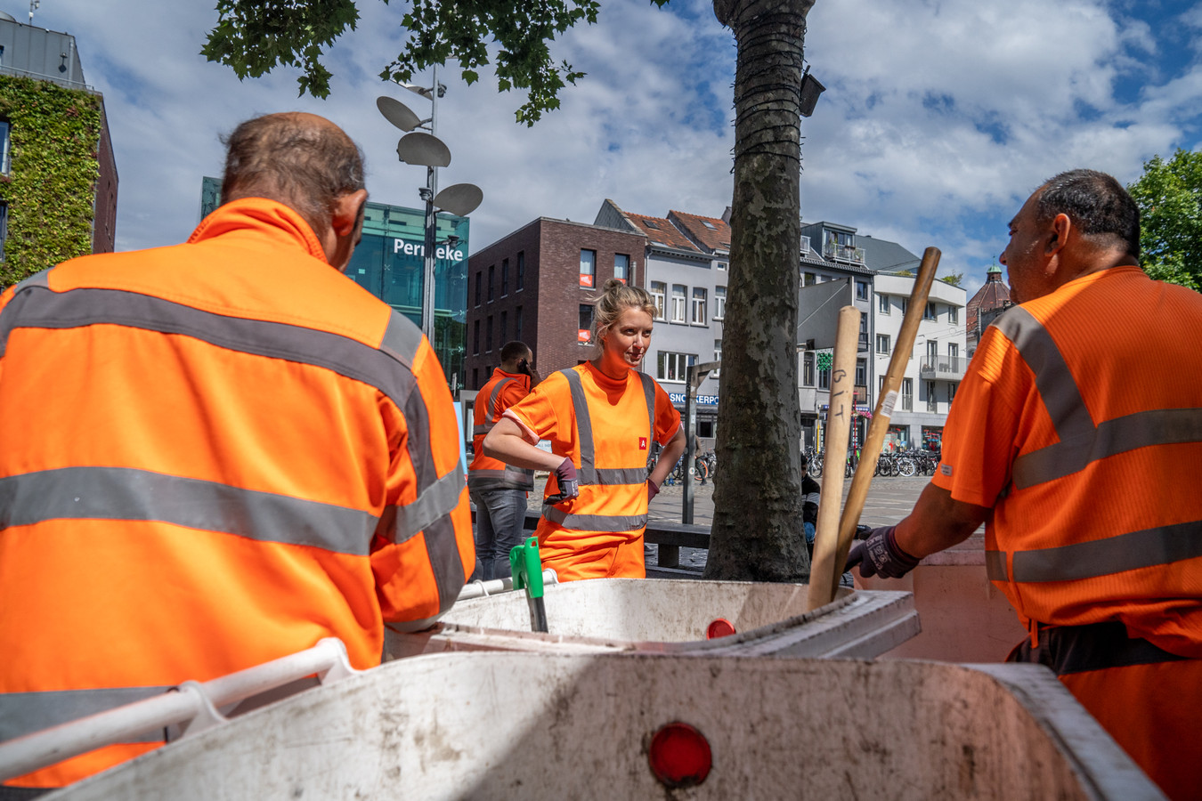 Zo zag u Els van Doesburg (N-VA) nog niet eerder: Antwerpse schepen ...