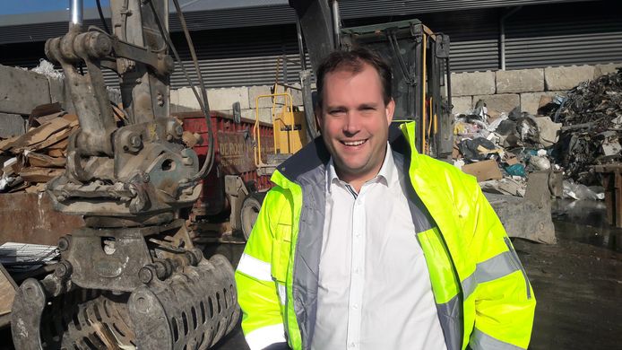 Wéér brand bij Maton in Waalwijk; Na de vorige was de ...