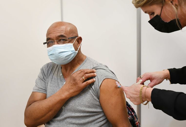 ‘Geef artsen de sleutelrol bij het vaccineren, juist zij weten raad met ...
