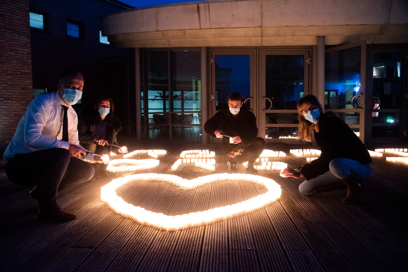 ‘De Warmste Avond’ met 900 kaarsjes voor alle medewerkers Zorgband Leie ...
