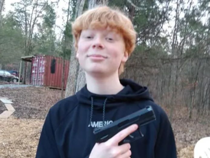 Amerikaan (21) schiet ex-vriendin en drie anderen dood op ...