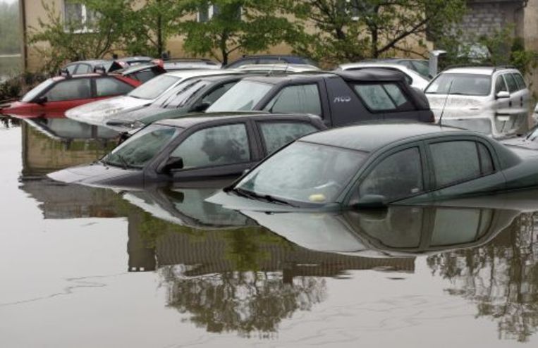 Overstromingen Polen bedreigen hoofdstad | Het Parool