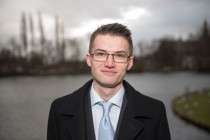 PVV-lijsttrekker plaatst zich met nazi-personage in dubieuze hoek ...