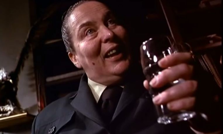 Zo ziet juffrouw Bulstronk uit de film 'Matilda' er nu uit | Libelle