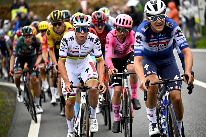 Remco Evenepoel kan nog wat langer op zijn trouwe steunpilaar rekenen ...