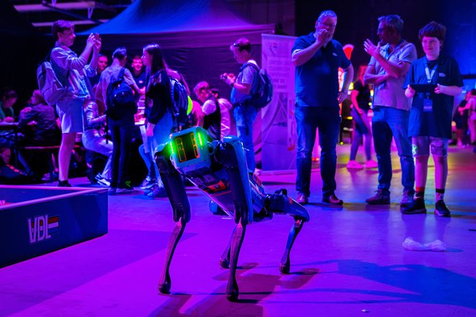 Op The Night of the Nerds experimenteert de jeugd erop los: ‘Iemand genereerde wapens met AI ...