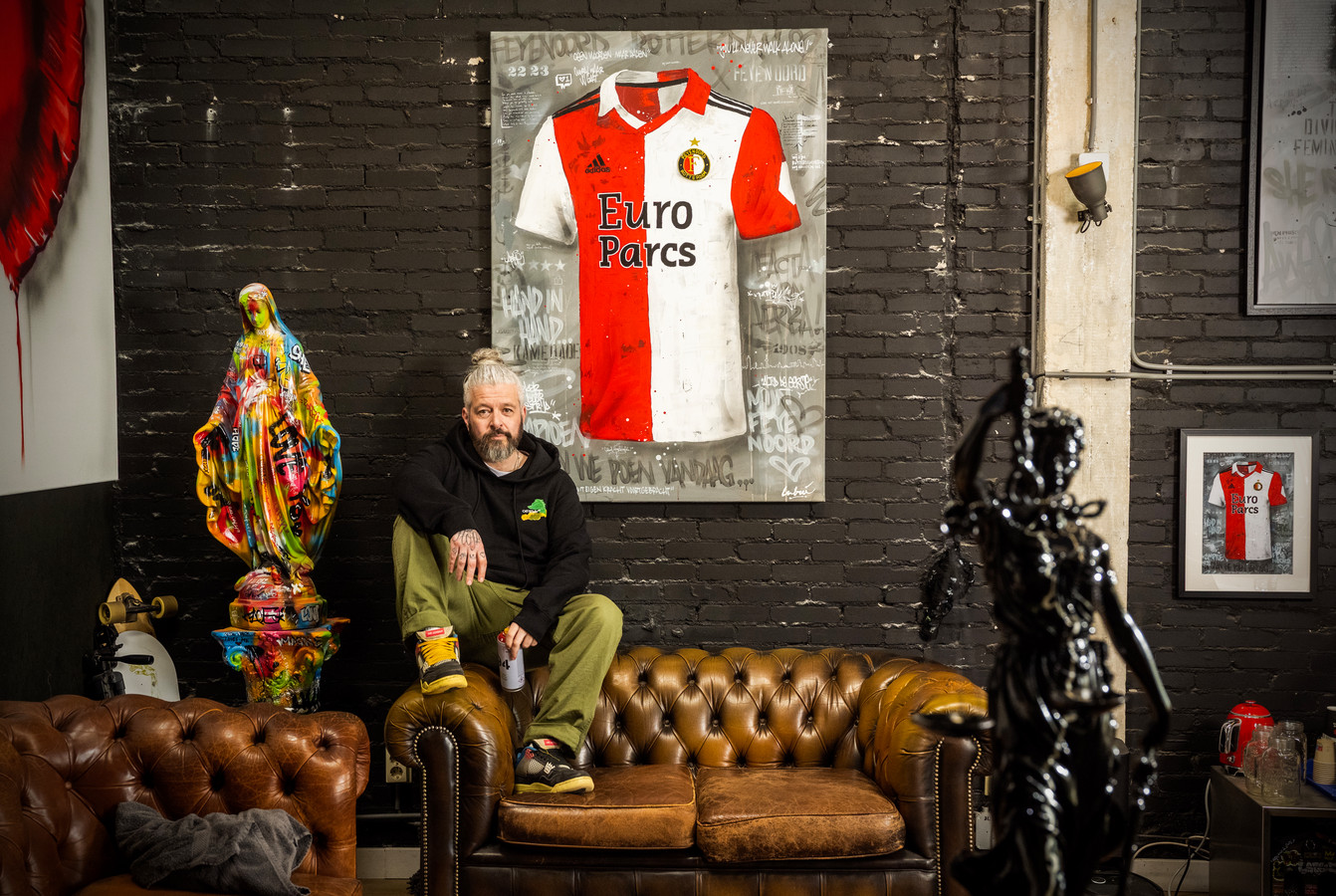 Graffiti-artiest brengt na 6 jaar weer een Feyenoord-kunstwerk uit ...