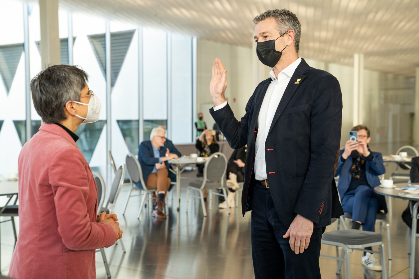 Jan Moons (N-VA) legt eed af als nieuwe burgemeester van Heist-op-den ...