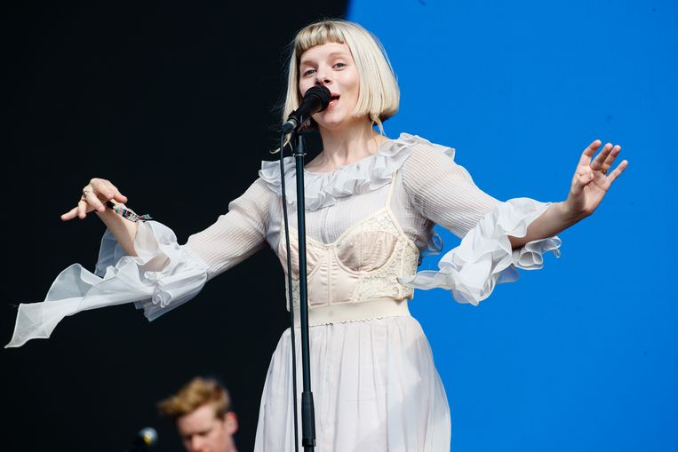 Aurora’s optreden krijgt in Amsterdam het karakter van een krachtige ...