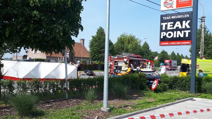 Motorrijder (61) overleden en vrouw levensgevaarlijk gewond bij ongeval ...