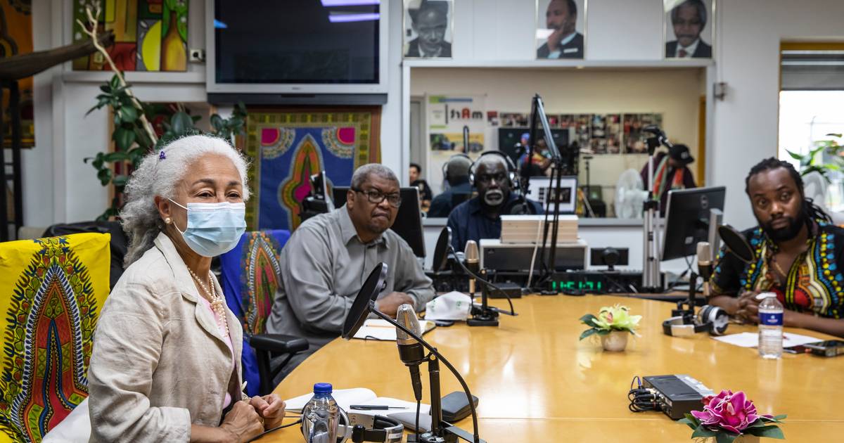 Applaus bij Radio Mart in Zuidoost na slavernijexcuses: ‘Druk moet op ...