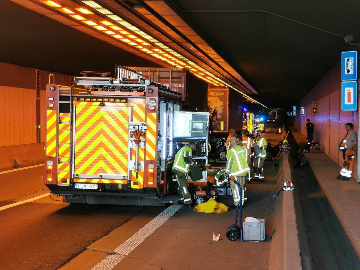 Drie zwaargewonden na ernstig ongeluk met Nederlandse auto in Belgische ...