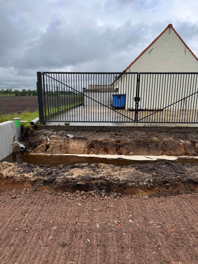 En dan leggen ze plots een gracht voor je oprit: “Zelfs de werkmannen ...