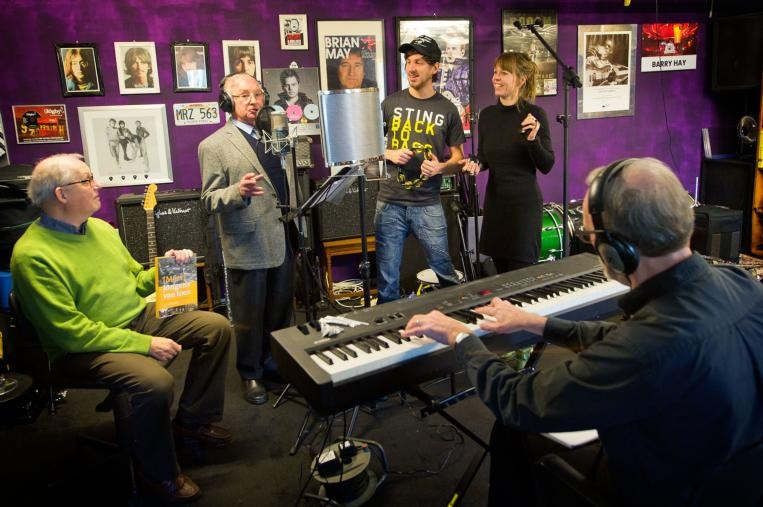 Oude en jonge Oosterhouters maken samen cd | Foto | bndestem.nl
