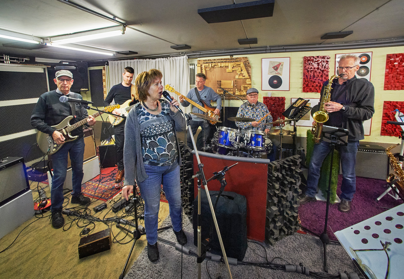 Berghemse Basement Blouse Band kan eindelijk weer het podium op, in ...