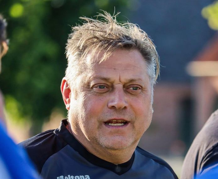 Trainer Pascal Verriest met SV Anzegem uit bij ploeg in vorm KVE Aalter ...