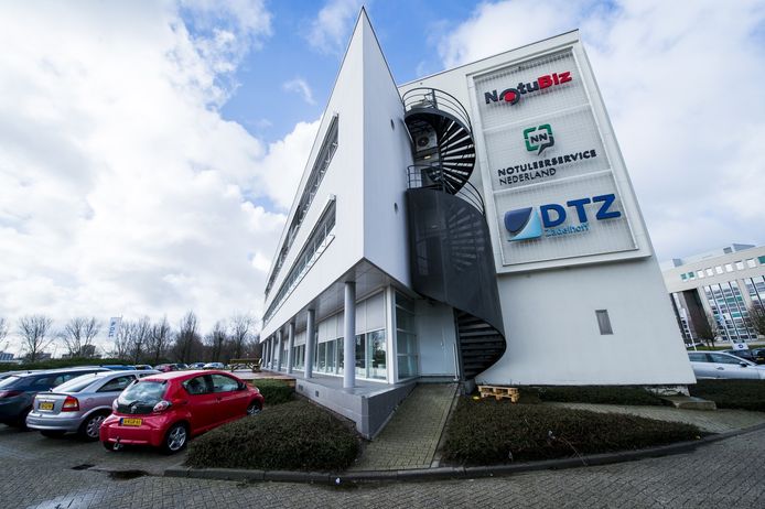 Op de zaak: Met politicus 'op schoot' bij NotuBiz | Rotterdam | AD.nl