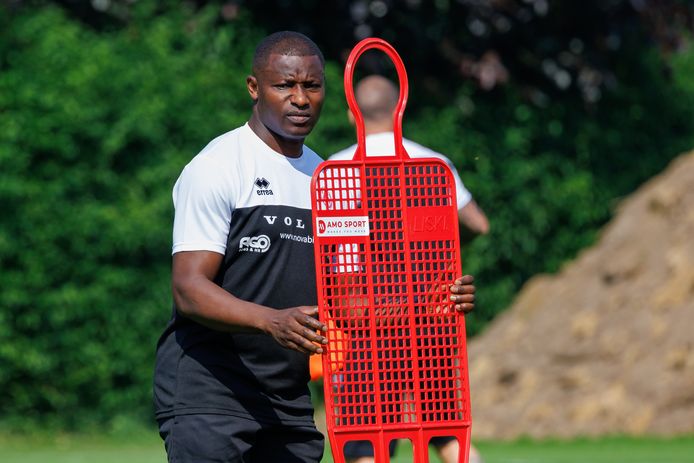 Joseph Akpala staat tegen Cercle Brugge voor zijn vuurdoop als ...