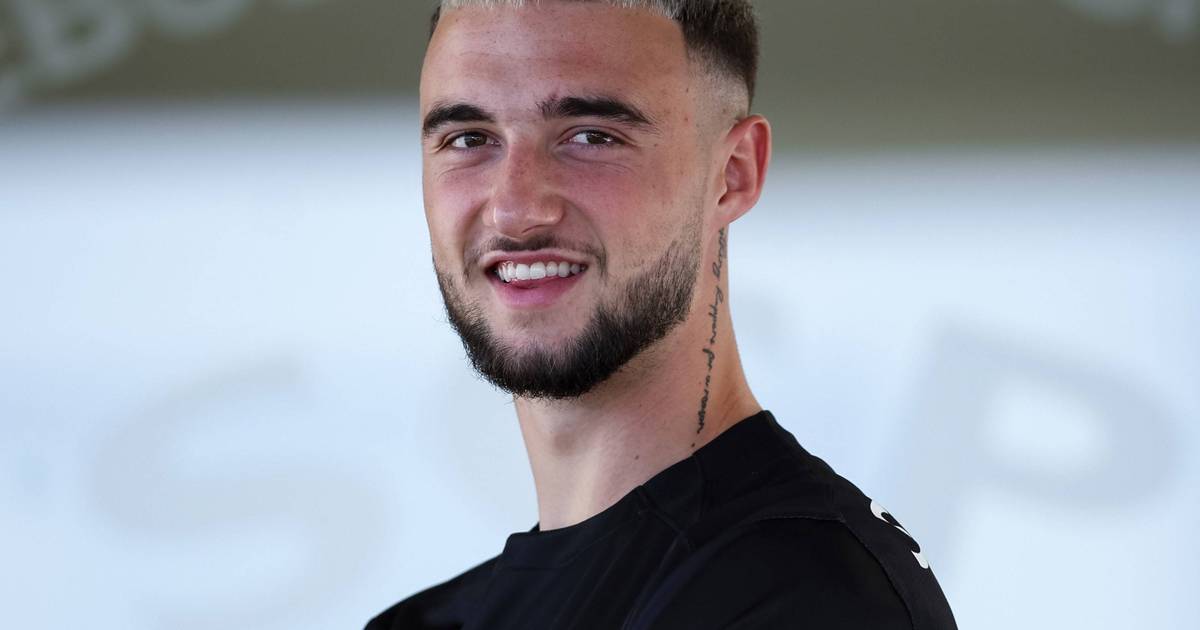 De deal is helemaal rond: Zeno Debast ruilt Anderlecht in voor Sporting ...