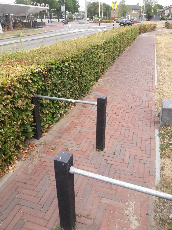 Wijchen werkt 133 obstakels bij trottoirs weg | Wijchen | gelderlander.nl
