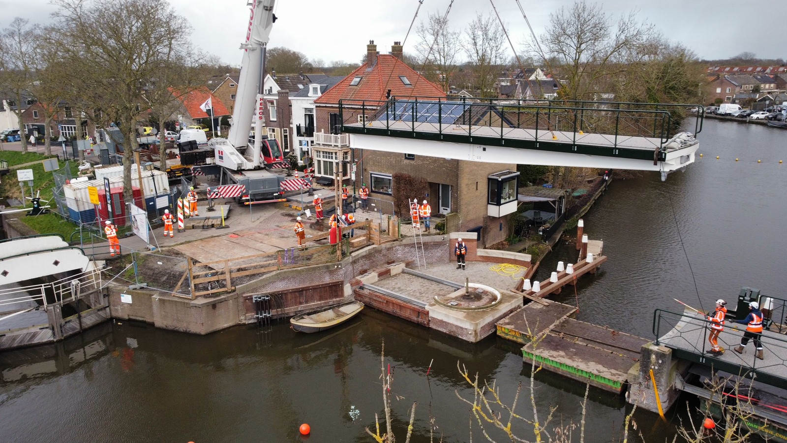 In recordtijd én met grote precisie is er een nieuwe IJsselbrug | Foto ...