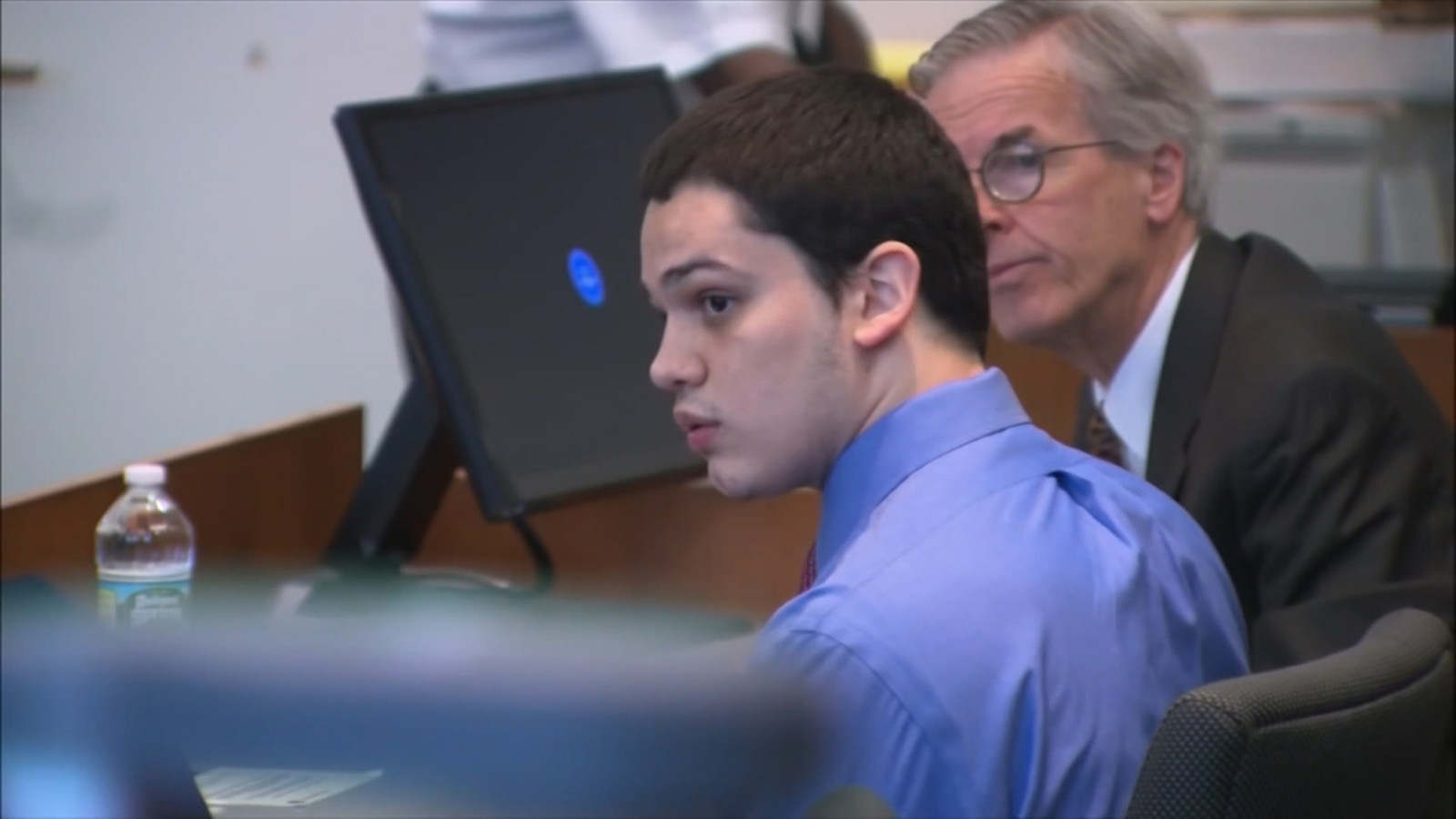 Tiener die klasgenoot onthoofdde uit jaloezie krijgt levenslang | Foto ...