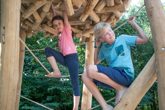 “Dit is wel héél leuk”: nieuwe speeltuin geopend in nieuw speelbos in stadspark | Sint-Niklaas ...