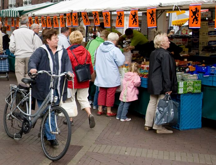 Weekmarkt Zevenaar verkast half jaar naar nieuwe locatie wegens ...