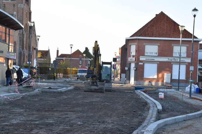 Waterlekken en een ‘matras’ zorgen voor problemen bij herinrichting kruispunt Jonkershove: “Maar ...