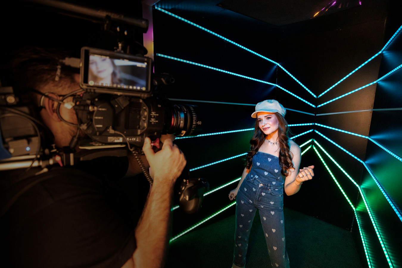 Diede van den Heuvel leeft haar K3-droom: ‘Het zien van die kleine ...