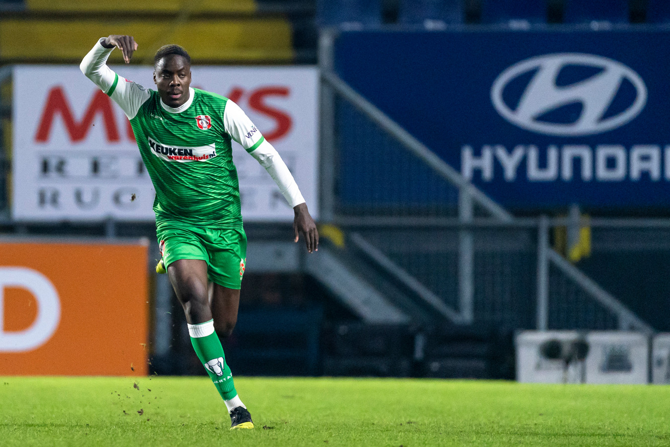 Gevierde en bezongen Musaba sluit ‘jongensboek NAC’ af: ‘We moeten ...