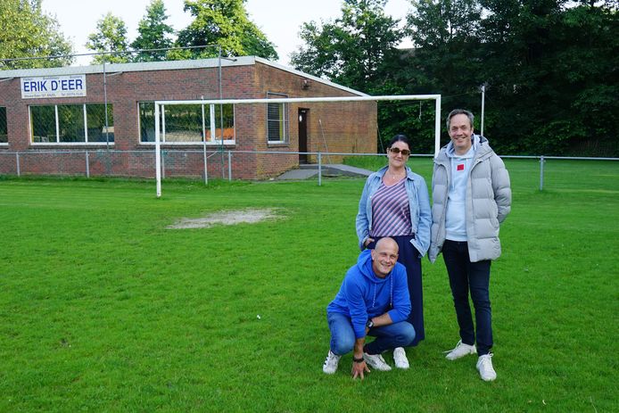 Festival ruilt kasteelpark voor voetbalveld: “Als iedereen dan toch ...