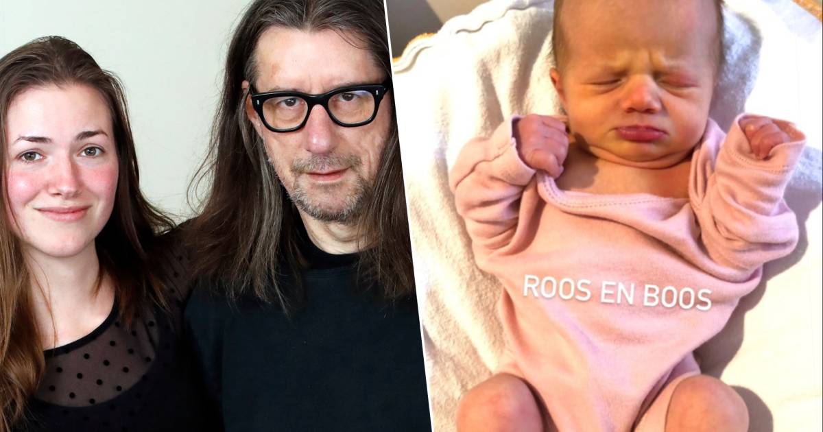 "Roos en boos": Herman Brusselmans deelt eerste foto van zoontje Roman ...