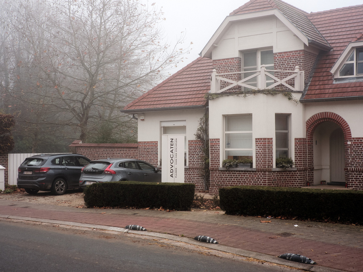 Nieuwe zoekactie in buurt woning vermoorde advocate Claudia Van Der ...