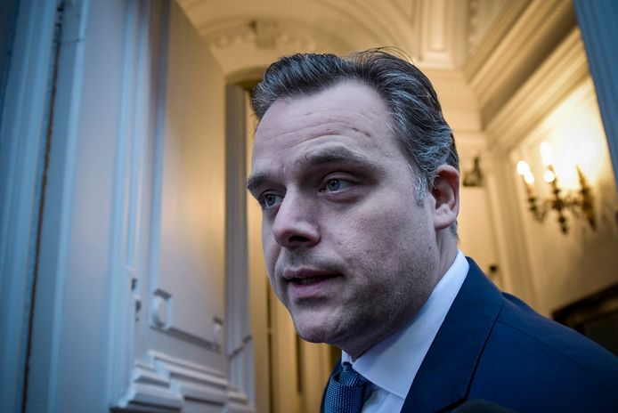 Minister De Backer wil belang overheid in Proximus afbouwen: “Een ...