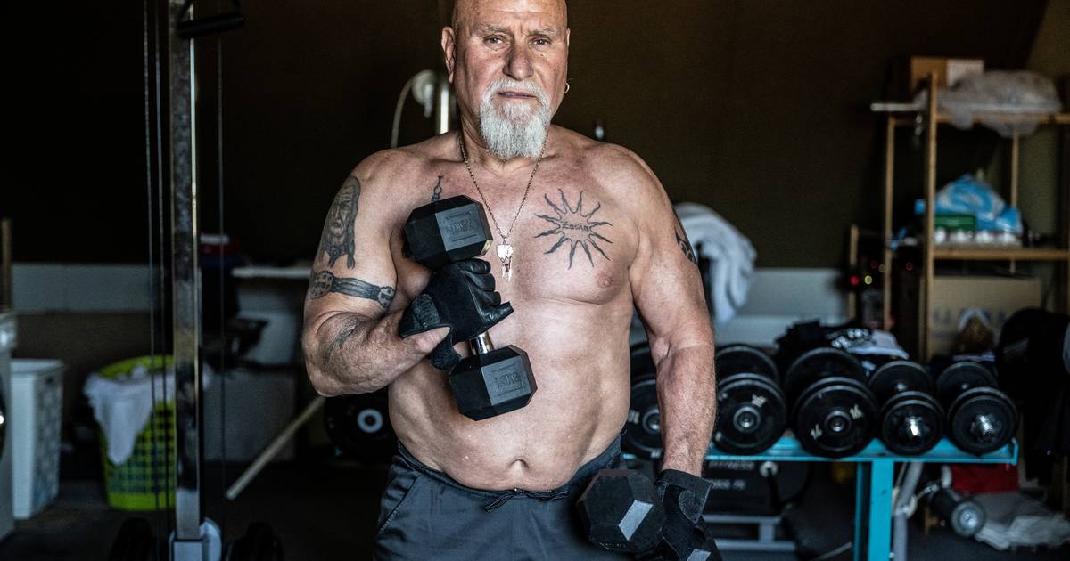 Boekpresentatie kickboksscheidsrechter en ex-bajesklant Joop Ubeda: ‘Zitten’ interesseerde me ...