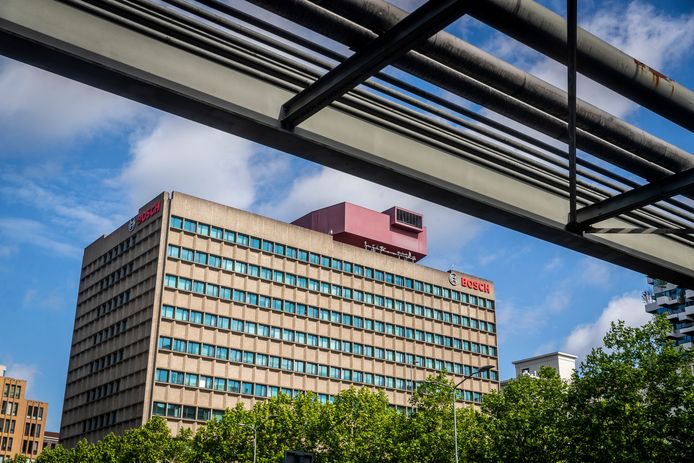 Bosch verhuist naar gebouw TX op Strijp-T; betonkolos op Strijp-S komt ...
