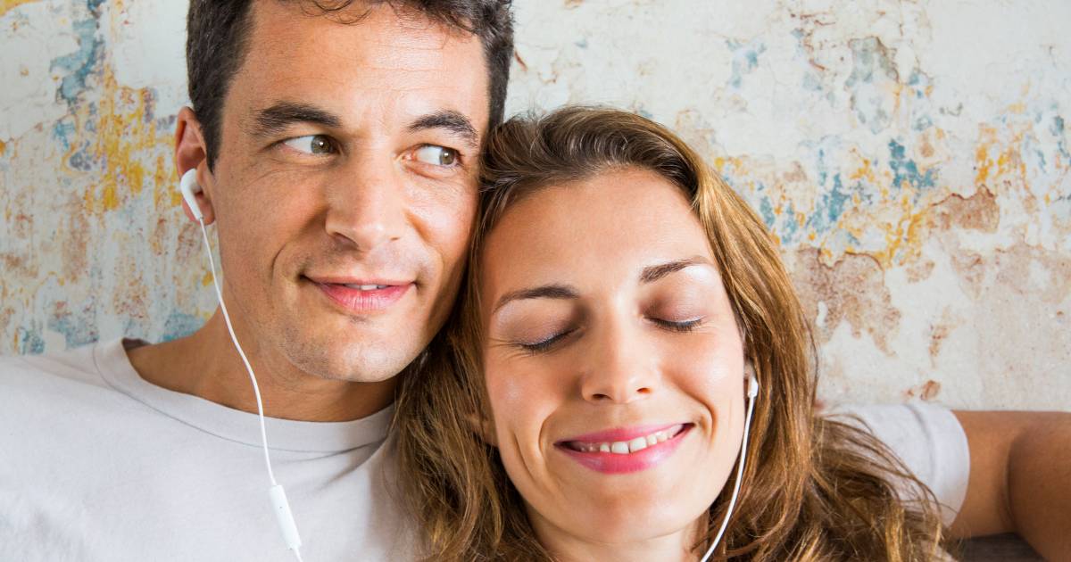 Samen naar muziek luisteren zonder oorsmeer van de ander | Tech | AD.nl